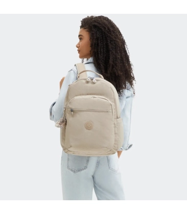 MOCHILA KIPLING SEOUL SIGNATURE BEIGE EMBOSSED BEGE | Acquarela Shop